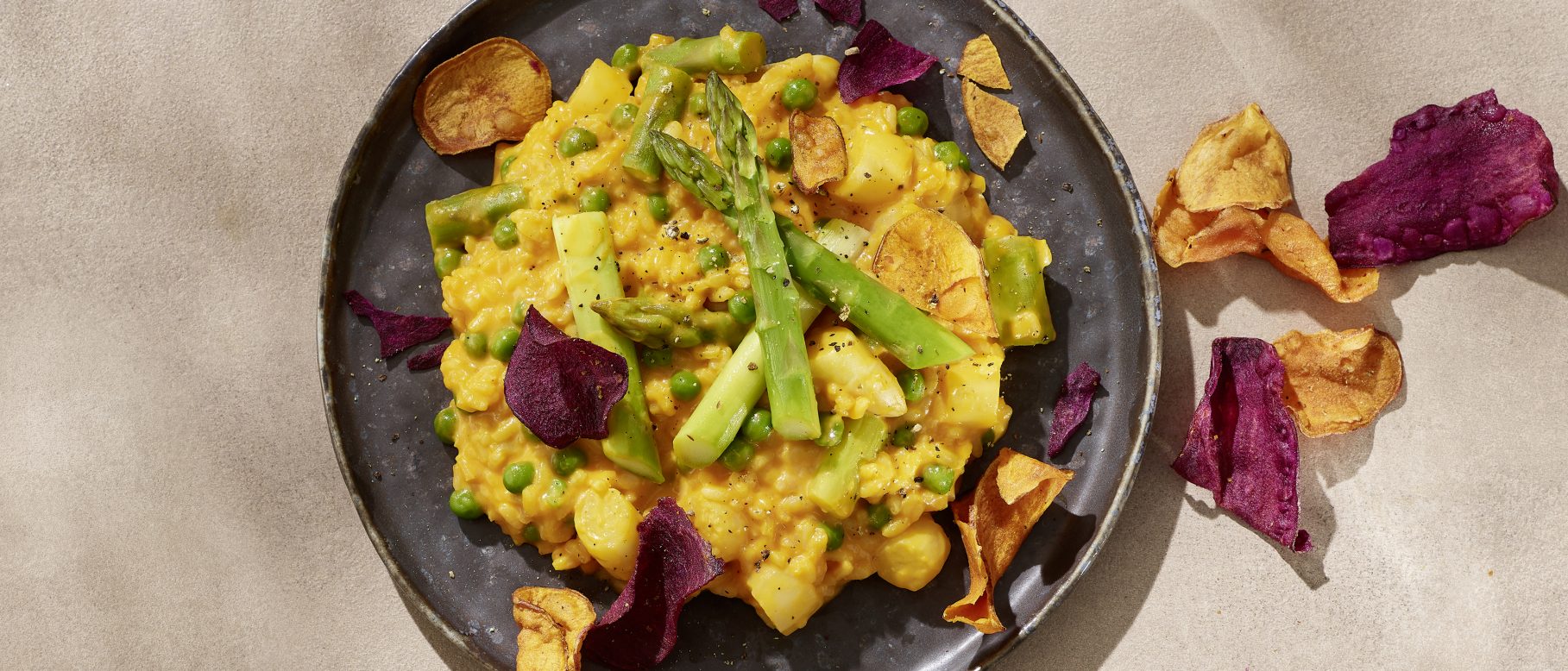 Spargel-Risotto mit Gemüsechips– Rezepte von ALDI Nord