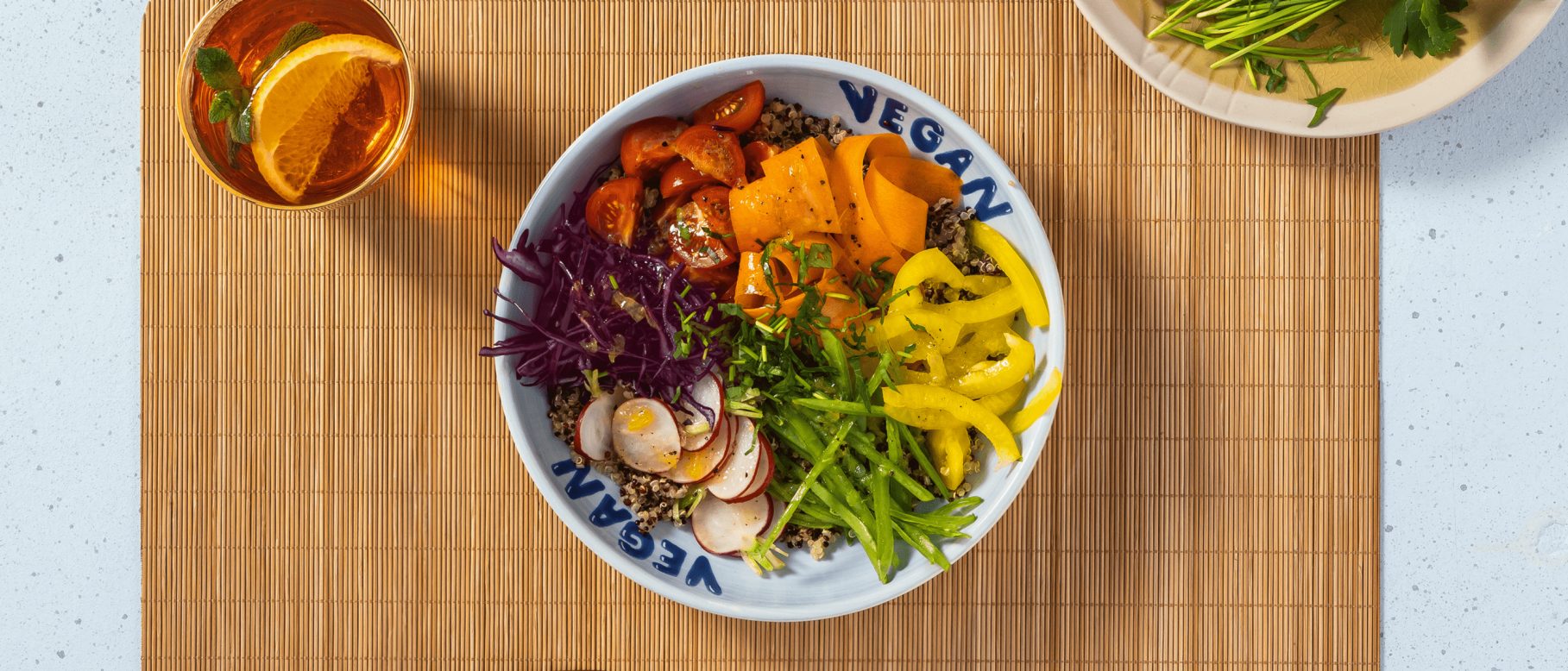 Rainbow-Buddha-Bowl mit Orangendressing – Rezepte von ALDI Nord